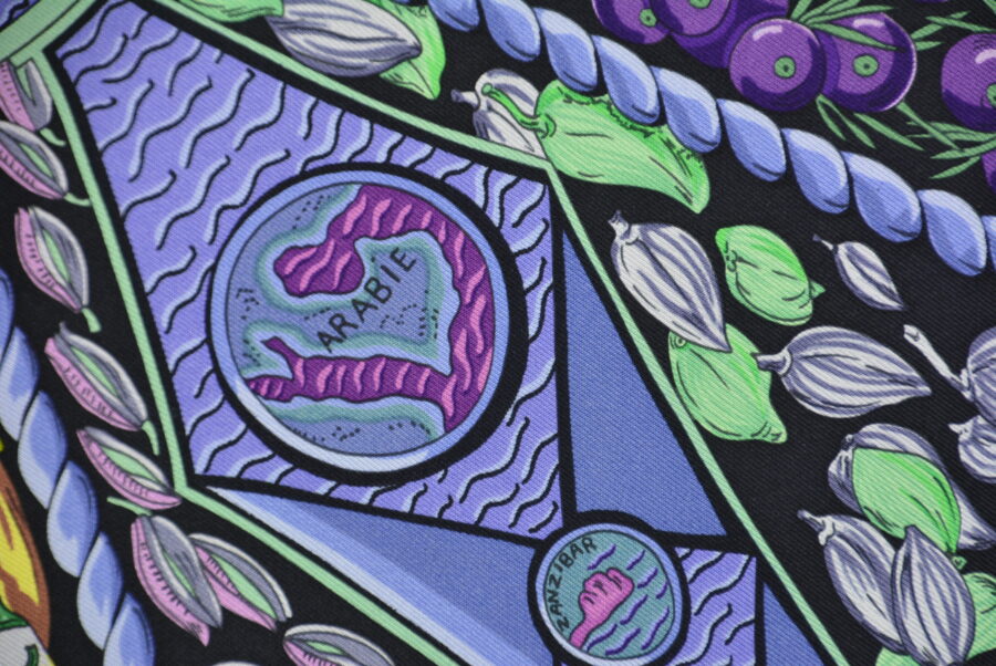 Foulard en soie Hermès Aux Pays des Épice | MCA Luxury Bags