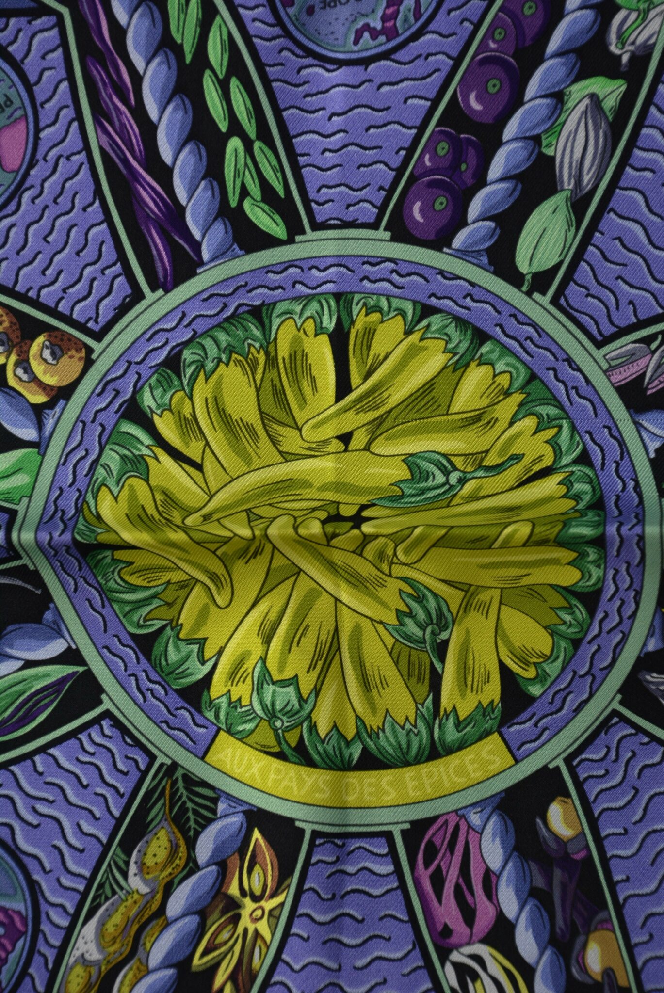 Foulard en soie Hermès Aux Pays des Épice | MCA Luxury Bags