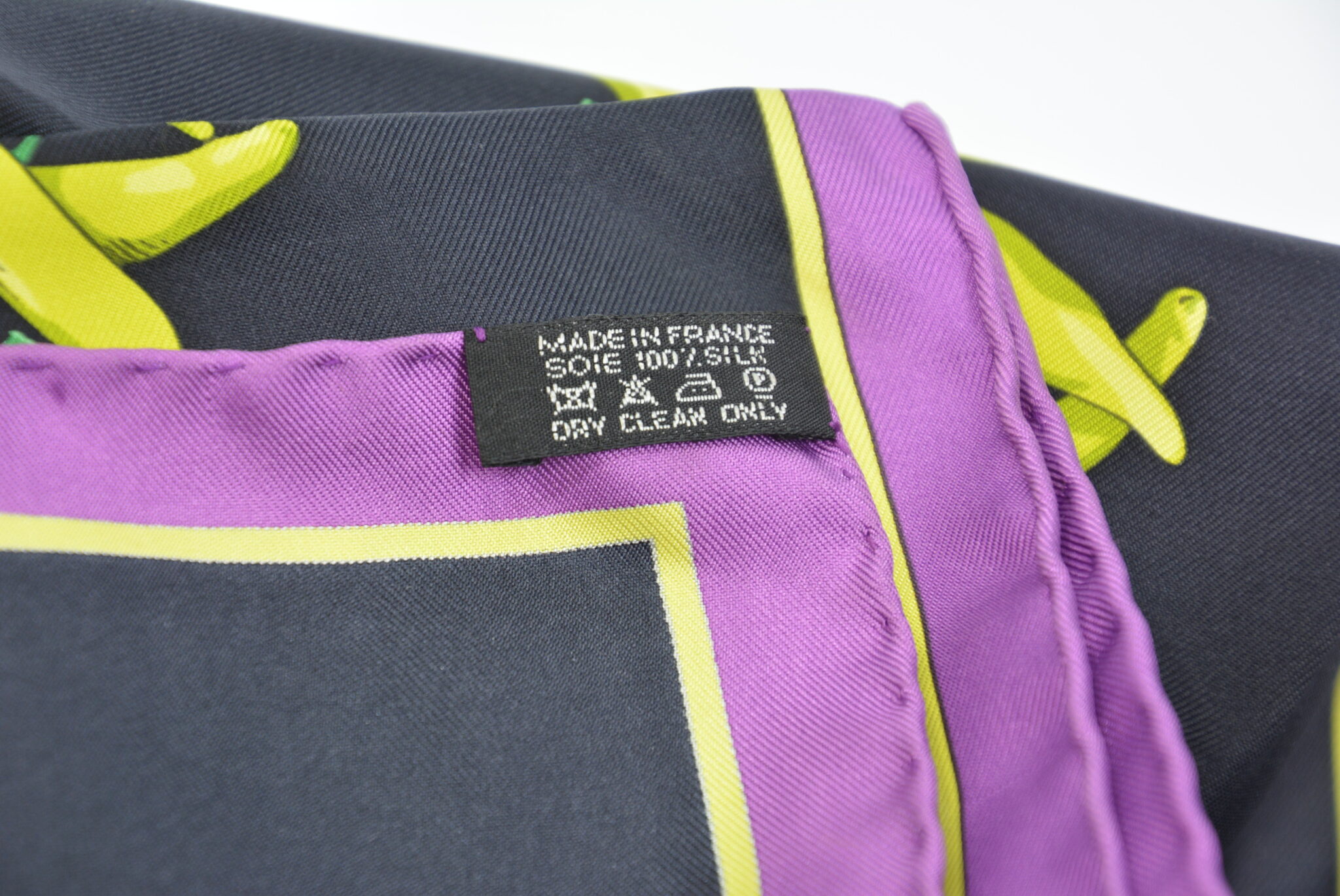 Foulard en soie Hermès Aux Pays des Épice | MCA Luxury Bags